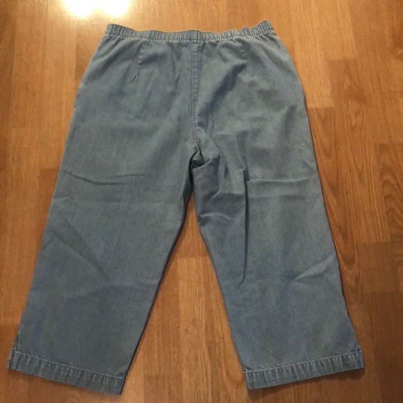 Classic Elements | Pants & Jumpsuits | Denim Petite Capri Pants | Poshmark